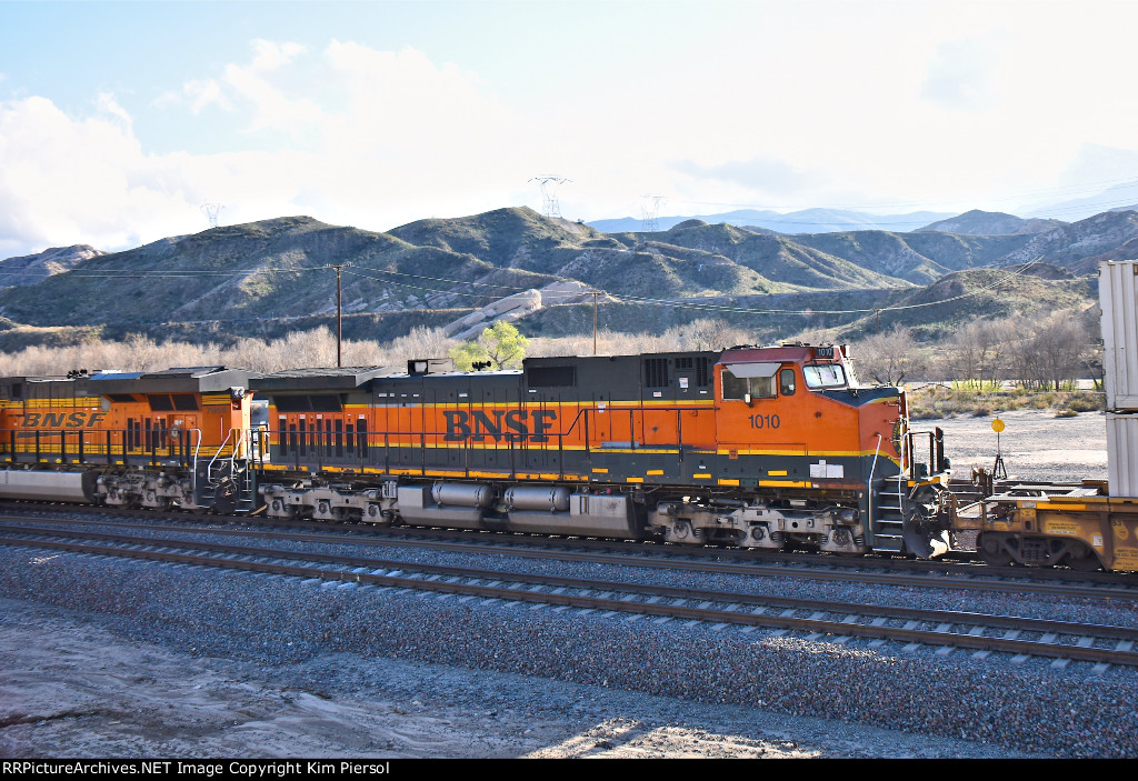 BNSF 1010